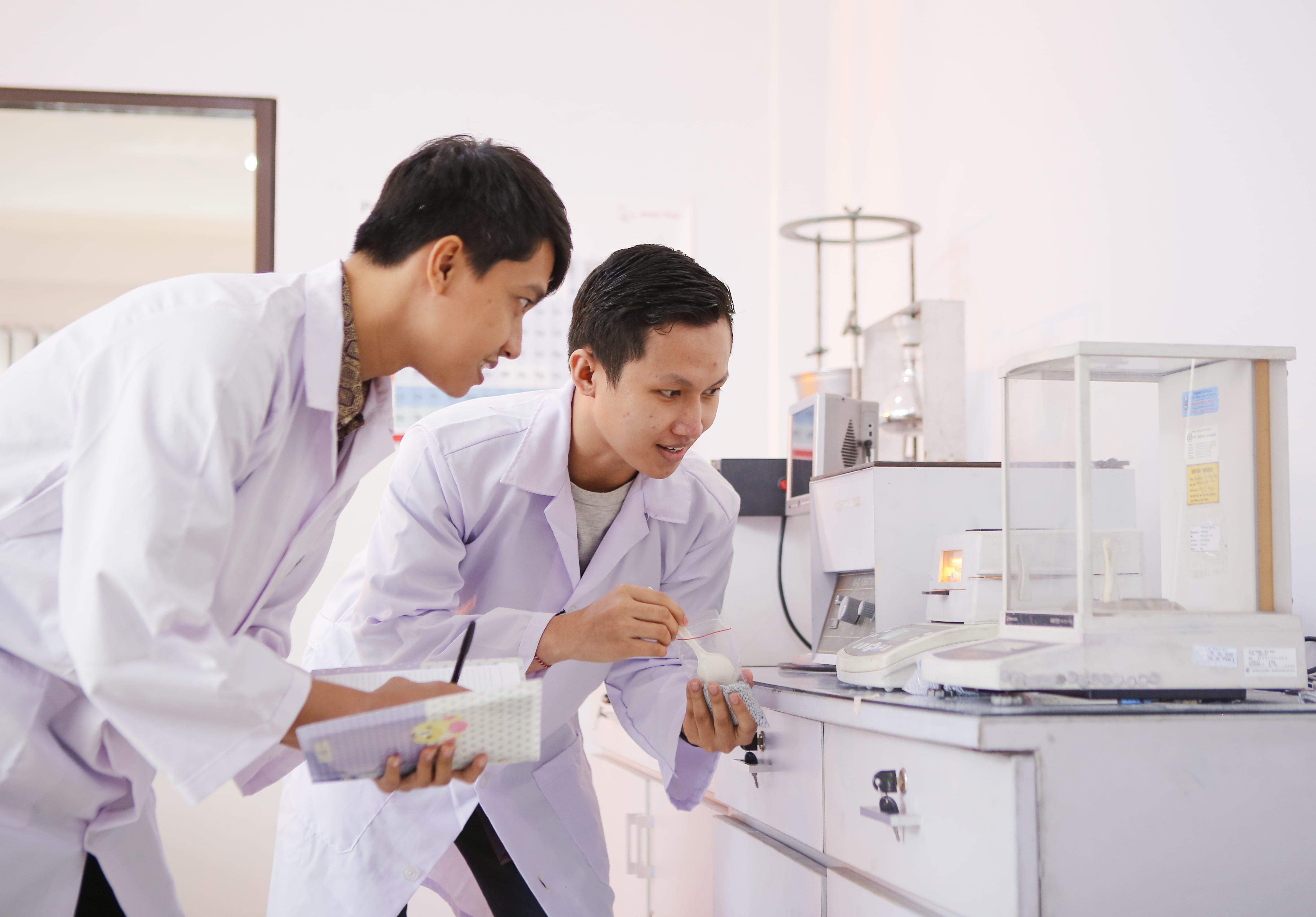 Anti Slip Agent for Plastics - Holcoslip is the ultimate anti slip ...