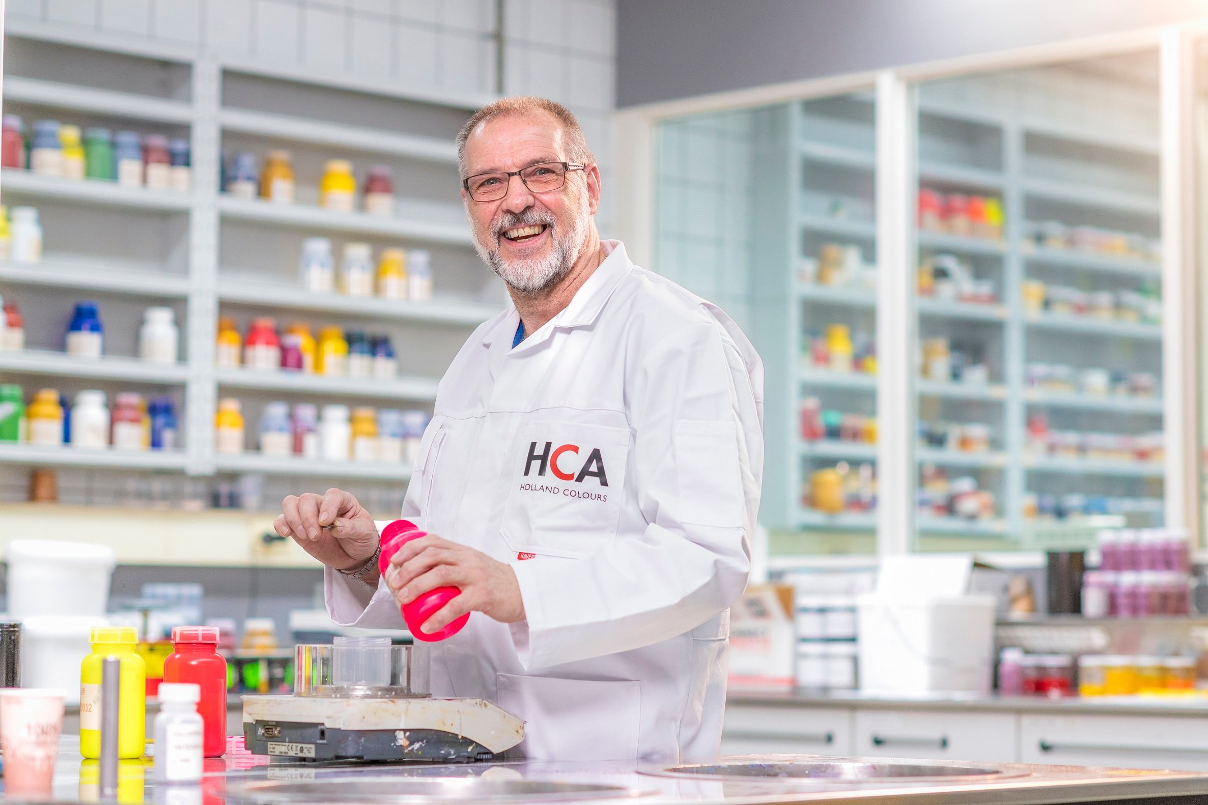 Talk to a specialist | Holland Colours