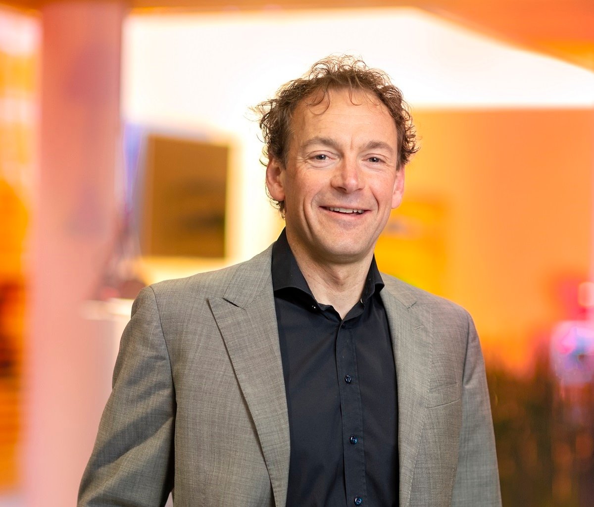 About us | Holland Colours